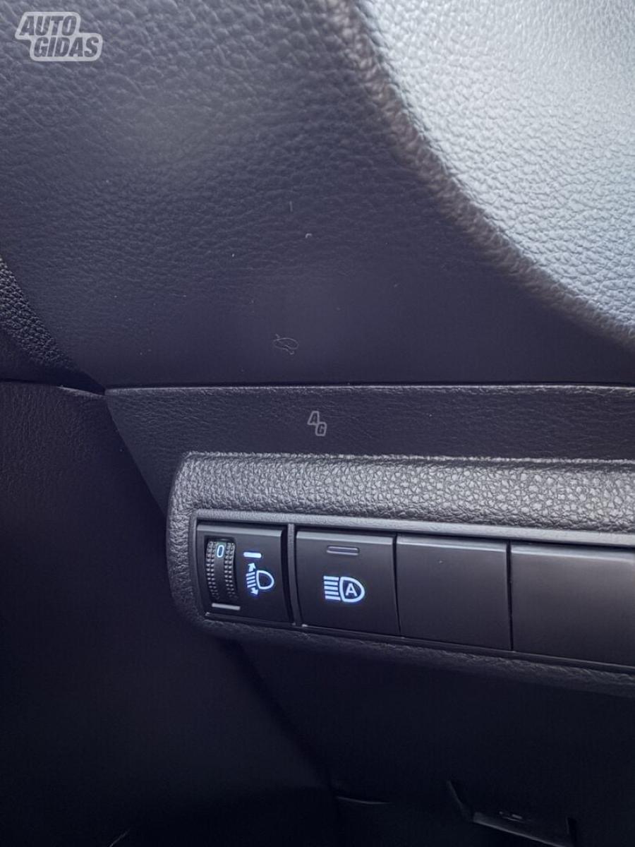 Toyota Corolla 2019 in Vilnius, with an engine capacity of 1.80 L and mileage of 186 thousand km for 15500 €, photo 19 on AUTOMOTO.COM.LV