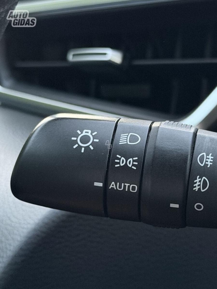 Toyota Corolla 2019 in Vilnius, with an engine capacity of 1.80 L and mileage of 186 thousand km for 15500 €, photo 20 on AUTOMOTO.COM.LV