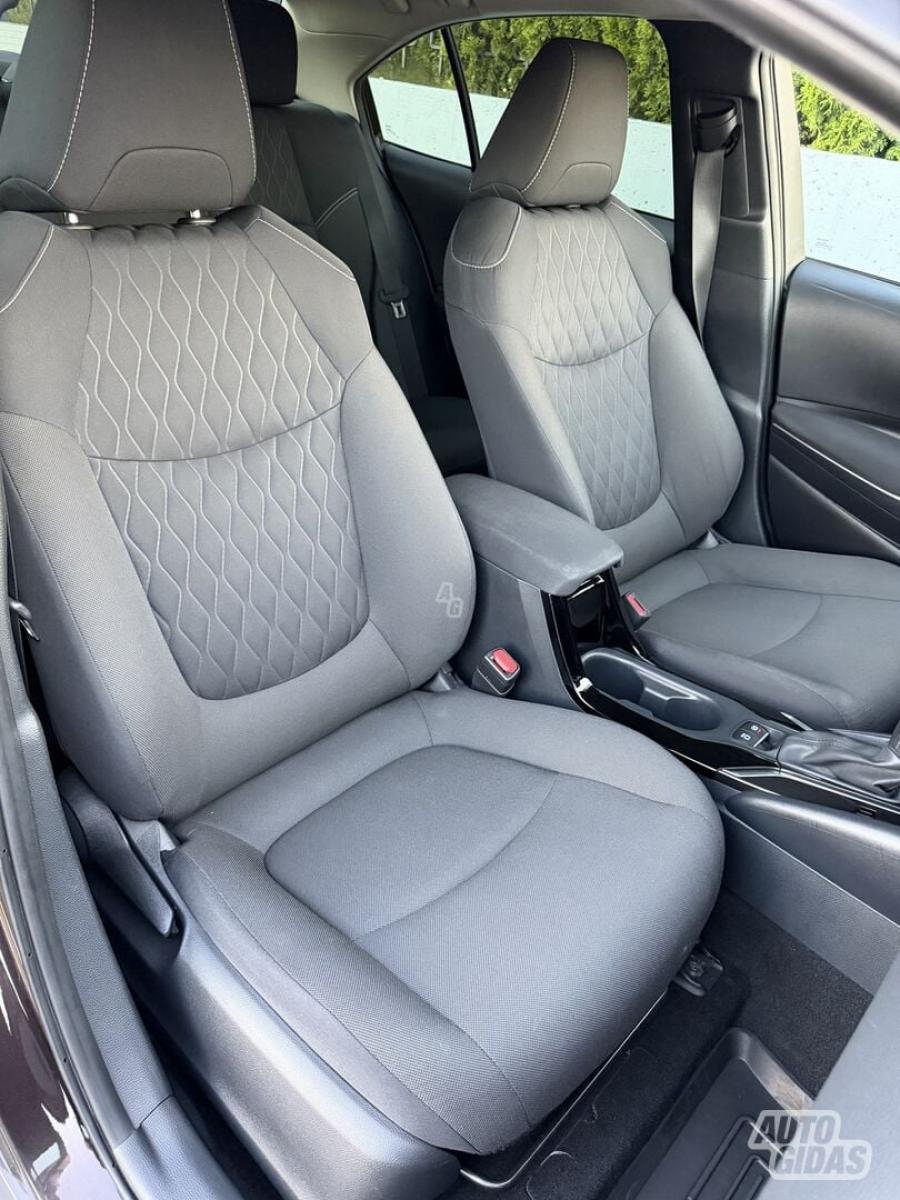 Toyota Corolla 2019 in Vilnius, with an engine capacity of 1.80 L and mileage of 186 thousand km for 15500 €, photo 22 on AUTOMOTO.COM.LV