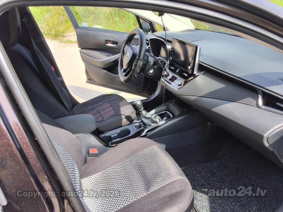 Тойота Королла 2019 в Таллин, объемом двигателя 1.60 л и пробегом 44 тыс. км за 15000 €, фото 11 на AUTOMOTO.COM.LV