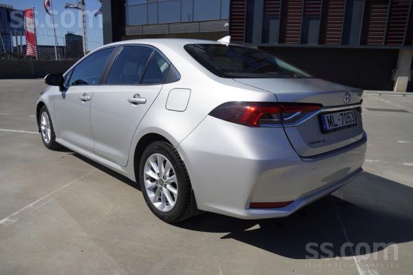 Toyota Corolla 2020 in Riga, with an engine capacity of 1.60 L and mileage of 94 thousand km for 14790 €, photo 3 on AUTOMOTO.COM.LV