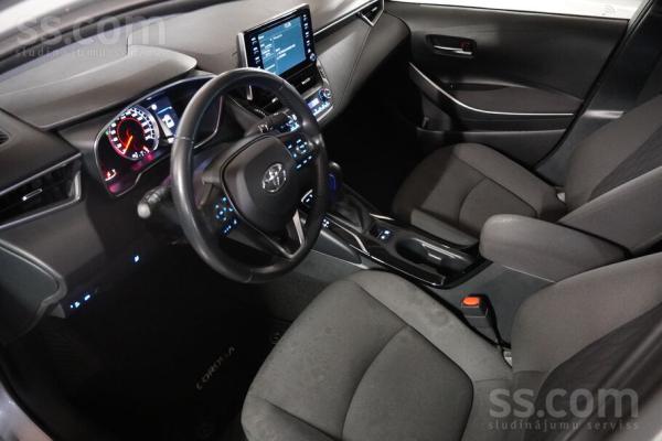 Toyota Corolla 2020 in Riga, with an engine capacity of 1.60 L and mileage of 94 thousand km for 14790 €, photo 5 on AUTOMOTO.COM.LV