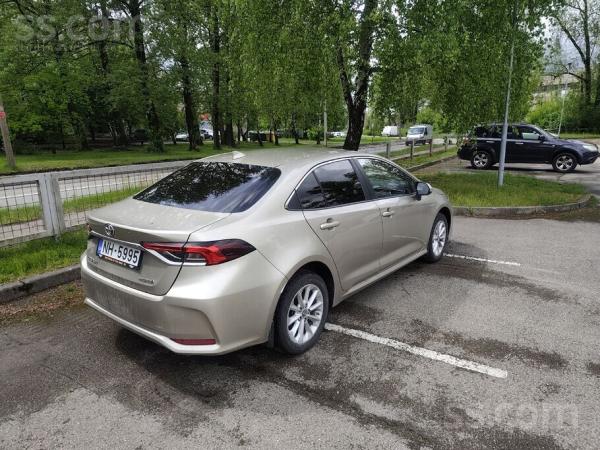 Toyota Corolla 2020 in Riga, with an engine capacity of 1.80 L and mileage of 84 thousand km for 16500 €, photo 4 on AUTOMOTO.COM.LV