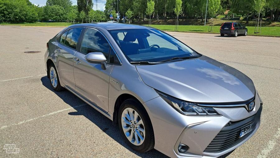 Toyota Corolla 2020 in Vilnius, with an engine capacity of 1.80 L and mileage of 71 thousand km for 15999 €, photo 1 on AUTOMOTO.COM.LV