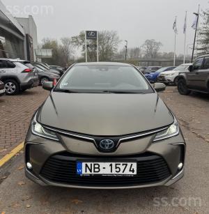 Toyota Corolla 2021 in Riga, with an engine capacity of 1.80 L and mileage of 92 thousand km for 19000 €, photo 2 on AUTOMOTO.COM.LV