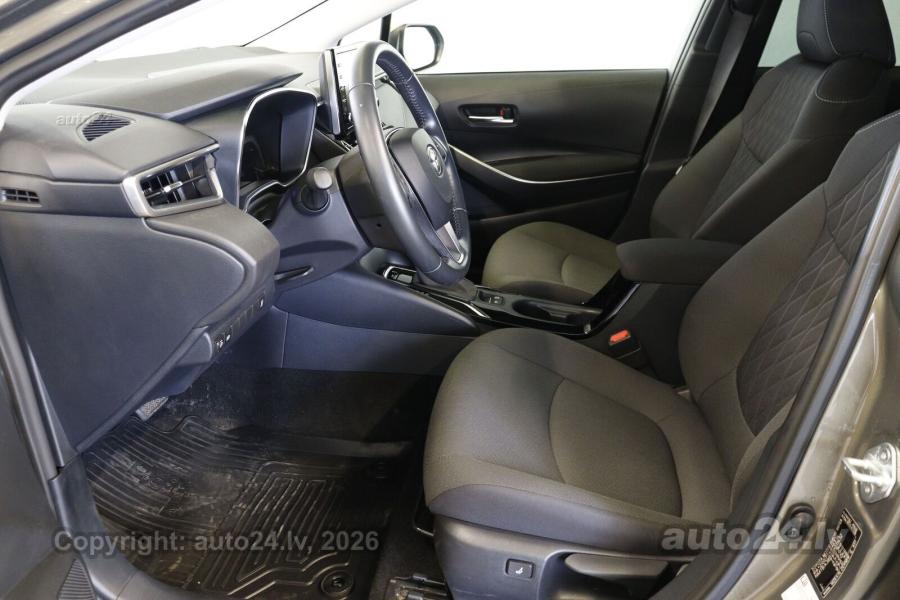 Toyota Corolla 2021 in Tallinn, with an engine capacity of 1.49 L and mileage of 48 thousand km for 15900 €, photo 12 on AUTOMOTO.COM.LV
