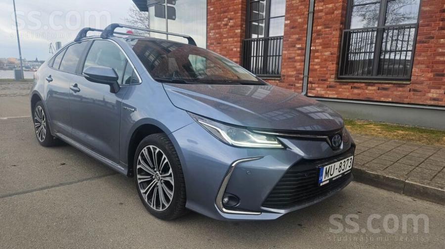 Toyota Corolla 2021 in Riga, with an engine capacity of 1.80 L and mileage of 181 thousand km for 14000 €, photo 1 on AUTOMOTO.COM.LV