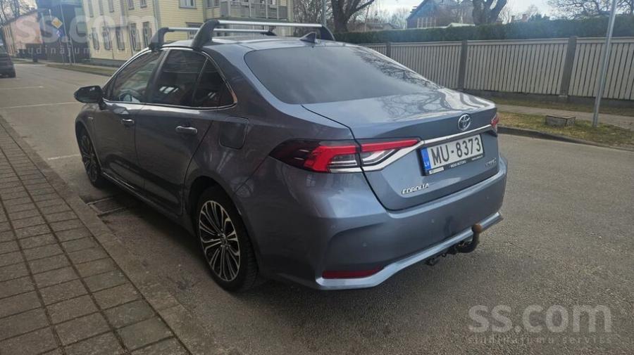 Toyota Corolla 2021 in Riga, with an engine capacity of 1.80 L and mileage of 181 thousand km for 14000 €, photo 5 on AUTOMOTO.COM.LV