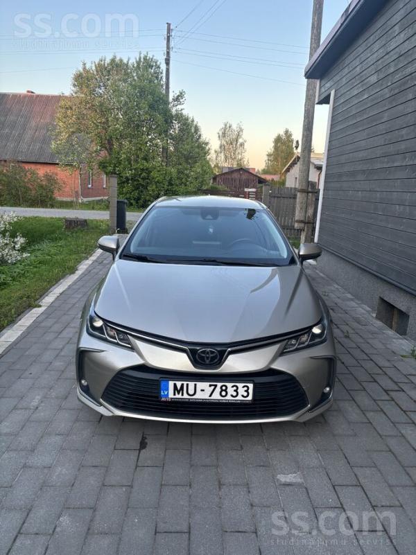 Toyota Corolla 2021 in Aizkraukle, with an engine capacity of 1.50 L and mileage of 192 thousand km for 13800 €, photo 2 on AUTOMOTO.COM.LV