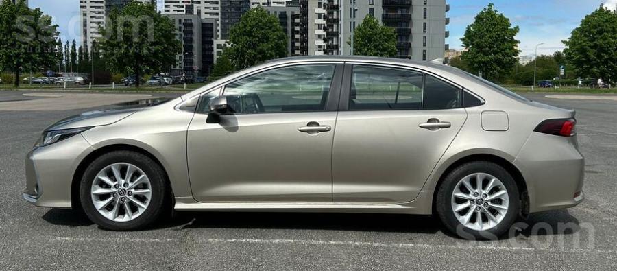 Toyota Corolla 2021 in Riga, with an engine capacity of 1.50 L and mileage of 32 thousand km for 18500 €, photo 3 on AUTOMOTO.COM.LV