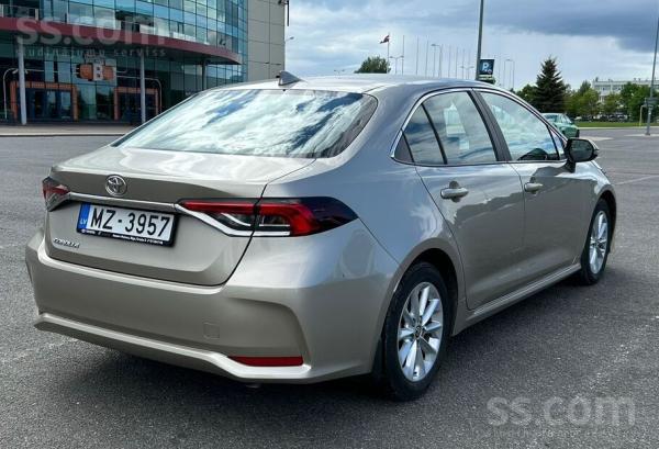 Toyota Corolla 2021 in Riga, with an engine capacity of 1.50 L and mileage of 32 thousand km for 18500 €, photo 4 on AUTOMOTO.COM.LV