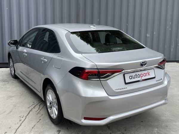 Toyota Corolla 2022 in Vilnius, with an engine capacity of 1.80 L and mileage of 134 thousand km for 17500 €, photo 4 on AUTOMOTO.COM.LV