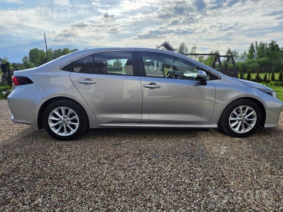 Toyota Corolla 2022 in Riga, with an engine capacity of 1.50 L and mileage of 68 thousand km for 16500 €, photo 3 on AUTOMOTO.COM.LV