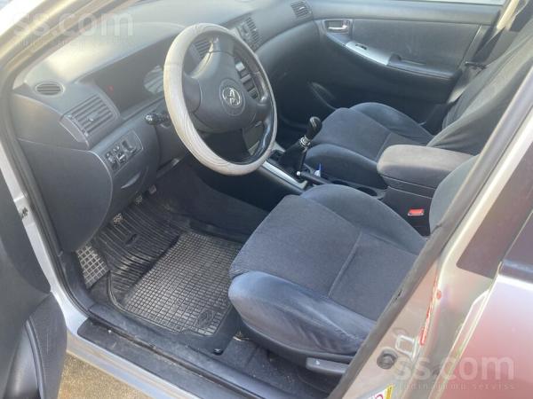 Toyota Corolla 2003 Rīga, ar dzinēja tilpumu 2.00 L un nobraukumu 259 tūkst. km par 3000 €, foto 3 vietnē AUTOMOTO.COM.LV