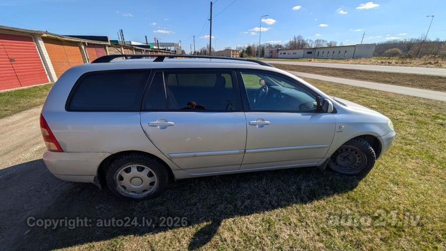 Toyota Corolla 2003 Tallina, ar dzinēja tilpumu 1.40 L un nobraukumu 236 tūkst. km par 990 €, foto 3 vietnē AUTOMOTO.COM.LV