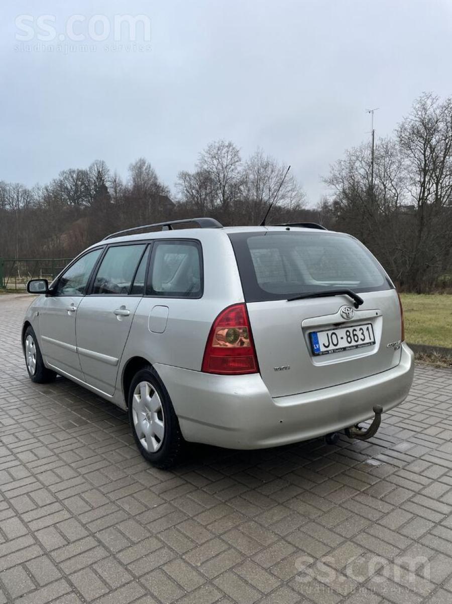 Toyota Corolla 2004 Rīga, ar dzinēja tilpumu 2.00 L un nobraukumu 383 tūkst. km par 1000 €, foto 3 vietnē AUTOMOTO.COM.LV