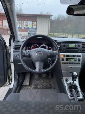 Toyota Corolla 2004 Rīga, ar dzinēja tilpumu 2.00 L un nobraukumu 383 tūkst. km par 1000 €, foto 5 vietnē AUTOMOTO.COM.LV