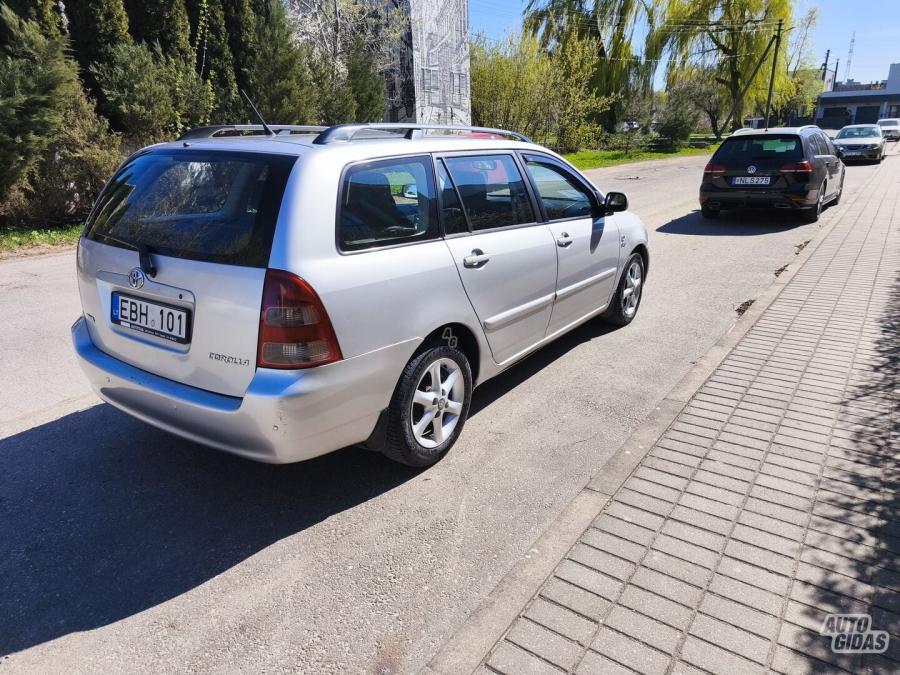 Toyota Corolla 2004 in Kaunas, with an engine capacity of 2.00 L and mileage of 300 thousand km for 1100 €, photo 4 on AUTOMOTO.COM.LV