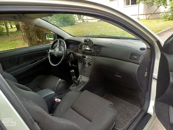 Toyota Corolla 2006 Kauņa, ar dzinēja tilpumu 2.00 L un nobraukumu 301 tūkst. km par 1850 €, foto 4 vietnē AUTOMOTO.COM.LV