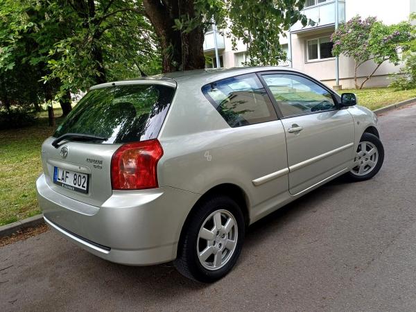 Toyota Corolla 2006 Kauņa, ar dzinēja tilpumu 2.00 L un nobraukumu 301 tūkst. km par 1850 €, foto 5 vietnē AUTOMOTO.COM.LV
