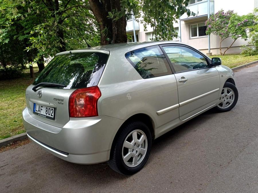 Toyota Corolla 2006 in Kaunas, with an engine capacity of 2.00 L and mileage of 301 thousand km for 1850 €, photo 6 on AUTOMOTO.COM.LV