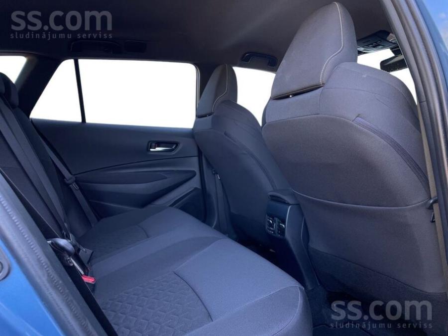 Toyota Corolla 2019 in Riga, with an engine capacity of 1.80 L and mileage of 98 thousand km for 18990 €, photo 7 on AUTOMOTO.COM.LV