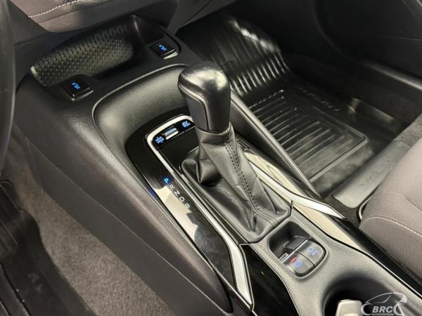 Toyota Corolla 2020 Viļņa vietnē Toyota Corolla 2020 Viļņa, ar dzinēja tilpumu 1.80 L un nobraukumu 110 tūkst. km par 15500 €, foto 5 vietnē AUTOMOTO.COM.LV