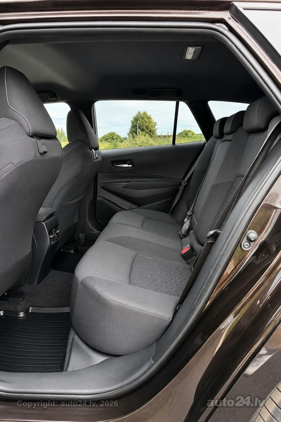 Toyota Corolla 2020 in Tallinn, with an engine capacity of 1.20 L and mileage of 160 thousand km for 13999 €, photo 14 on AUTOMOTO.COM.LV