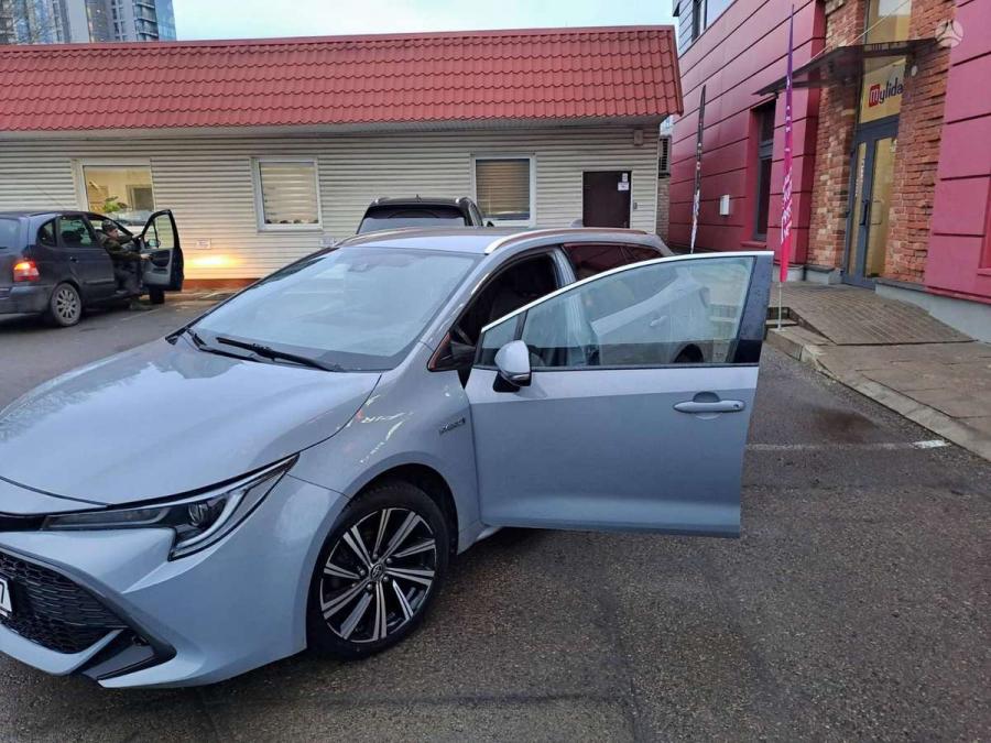 Toyota Corolla 2021 Viļņa, ar dzinēja tilpumu 1.80 L un nobraukumu 132 tūkst. km par 17800 €, foto 2 vietnē AUTOMOTO.COM.LV