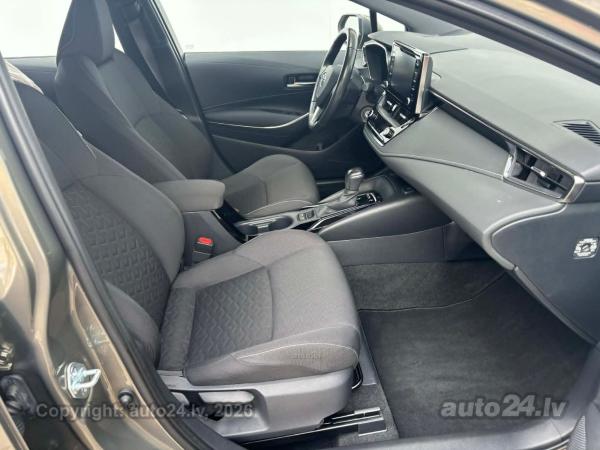 Toyota Corolla 2022 in Tallinn, with an engine capacity of 1.20 L and mileage of 15 thousand km for 20995 €, photo 6 on AUTOMOTO.COM.LV
