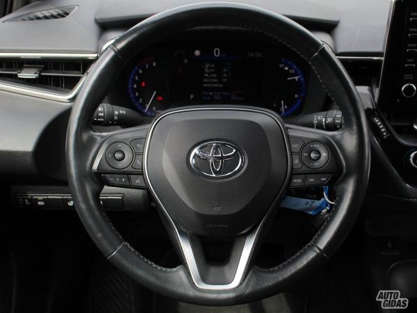 Toyota Corolla 2022 in Vilnius, with an engine capacity of 1.20 L and mileage of 101 thousand km for 15950 €, photo 5 on AUTOMOTO.COM.LV