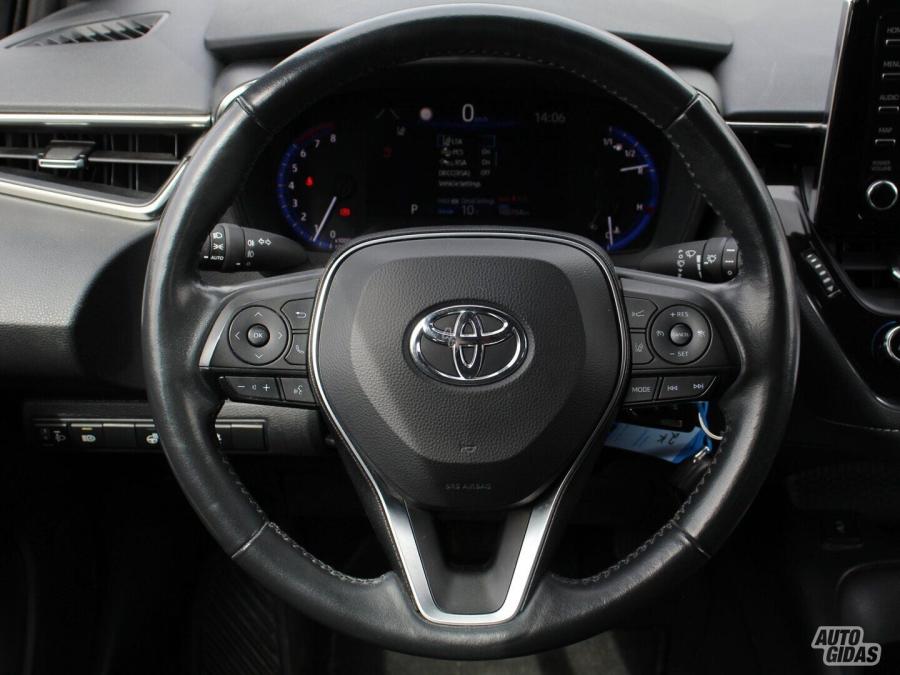 Toyota Corolla 2022 in Vilnius, with an engine capacity of 1.20 L and mileage of 101 thousand km for 15950 €, photo 6 on AUTOMOTO.COM.LV