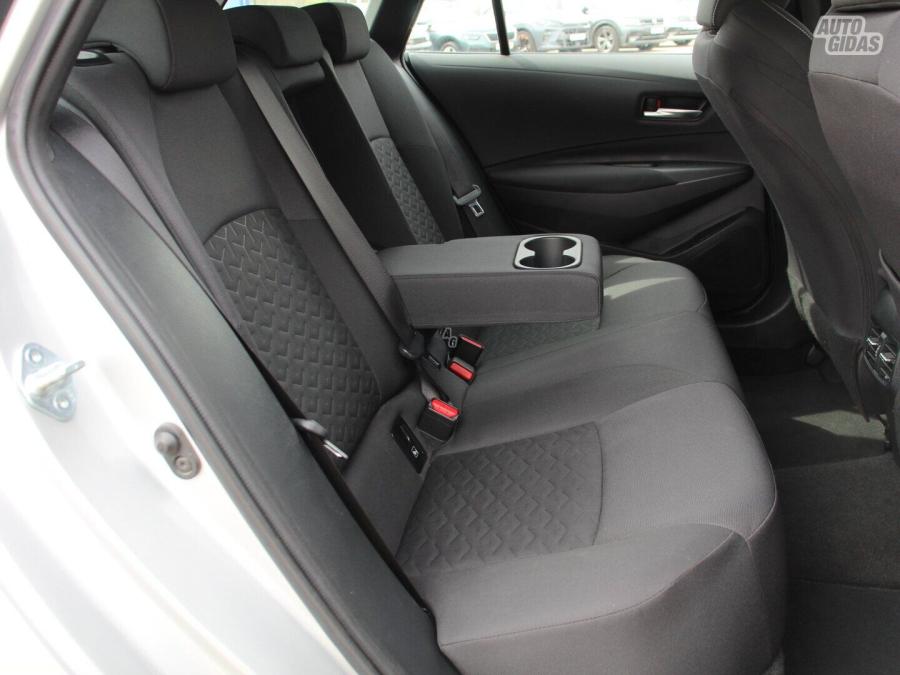 Toyota Corolla 2022 in Vilnius, with an engine capacity of 1.20 L and mileage of 101 thousand km for 15950 €, photo 17 on AUTOMOTO.COM.LV