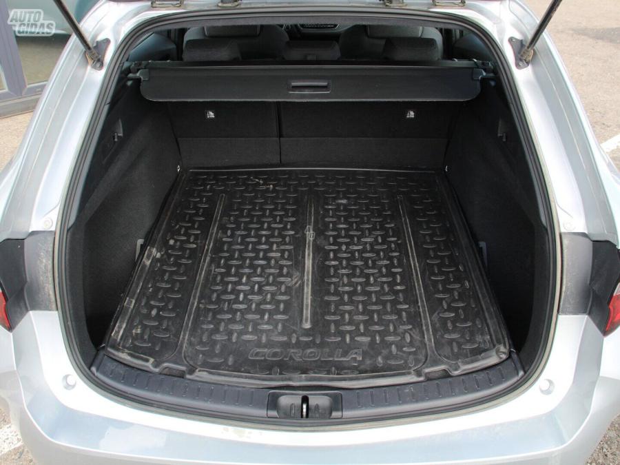Toyota Corolla 2023 in Vilnius, with an engine capacity of 1.80 L and mileage of 100 thousand km for 20000 €, photo 18 on AUTOMOTO.COM.LV