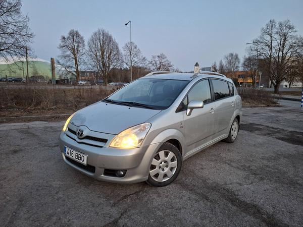 Beige Toyota Corolla Verso 2005 in Rakvere, with an engine capacity of 0.00 L and mileage of 326 thousand km for 2000 €, photo 4 on AUTOMOTO.COM.LV
