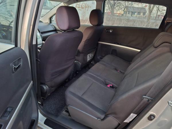 Beige Toyota Corolla Verso 2005 in Rakvere, with an engine capacity of 0.00 L and mileage of 326 thousand km for 2000 €, photo 6 on AUTOMOTO.COM.LV