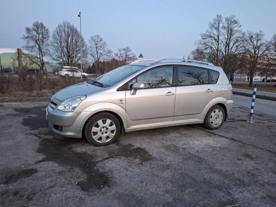 Beige Toyota Corolla Verso 2005 in Rakvere, with an engine capacity of 0.00 L and mileage of 326 thousand km for 2000 €, photo 10 on AUTOMOTO.COM.LV