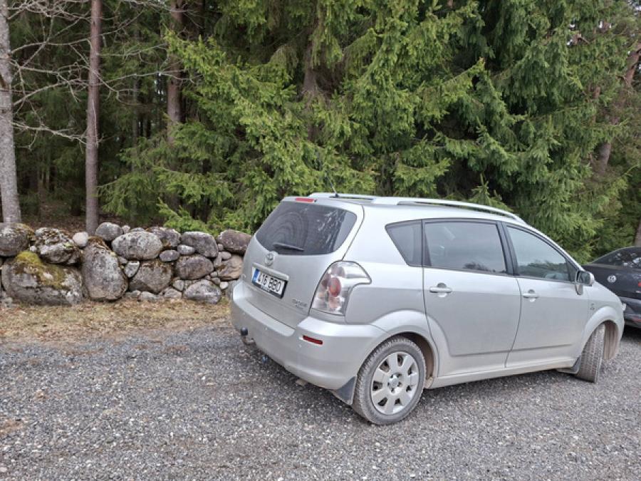 Beige Toyota Corolla Verso 2005 in Rakvere, with an engine capacity of 0.00 L and mileage of 326 thousand km for 2000 €, photo 12 on AUTOMOTO.COM.LV