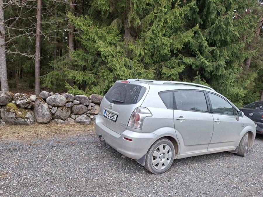 Beige Toyota Corolla Verso 2005 in Rakvere, with an engine capacity of 0.00 L and mileage of 326 thousand km for 2000 €, photo 24 on AUTOMOTO.COM.LV