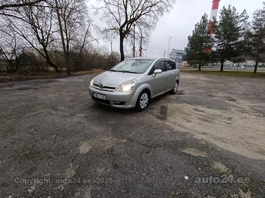 Smilšu krāsa Toyota Corolla Verso 2007 Tallina, ar dzinēja tilpumu 2.20 L un nobraukumu 338 tūkst. km par 999 €, foto 1 vietnē AUTOMOTO.COM.LV