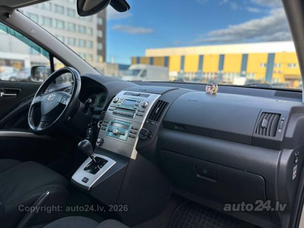 Smilšu krāsa Toyota Corolla Verso 2007 Tallina, ar dzinēja tilpumu 1.80 L un nobraukumu 212 tūkst. km par 3499 €, foto 8 vietnē AUTOMOTO.COM.LV