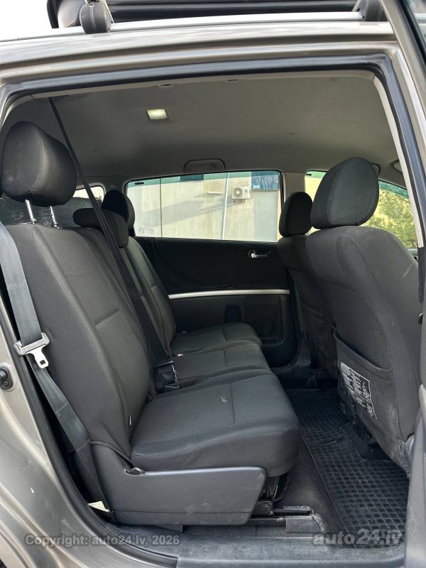 Smilšu krāsa Toyota Corolla Verso 2007 Tallina, ar dzinēja tilpumu 1.80 L un nobraukumu 212 tūkst. km par 3499 €, foto 10 vietnē AUTOMOTO.COM.LV