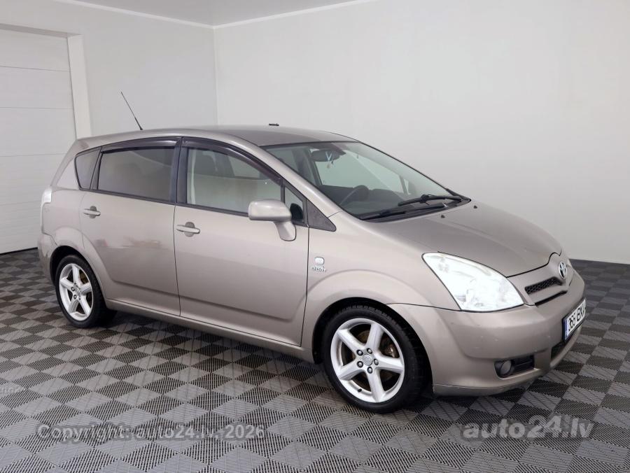Smilšu krāsa Toyota Corolla Verso 2007 Tallina, ar dzinēja tilpumu 2.20 L un nobraukumu 318 tūkst. km par 499 €, foto 1 vietnē AUTOMOTO.COM.LV