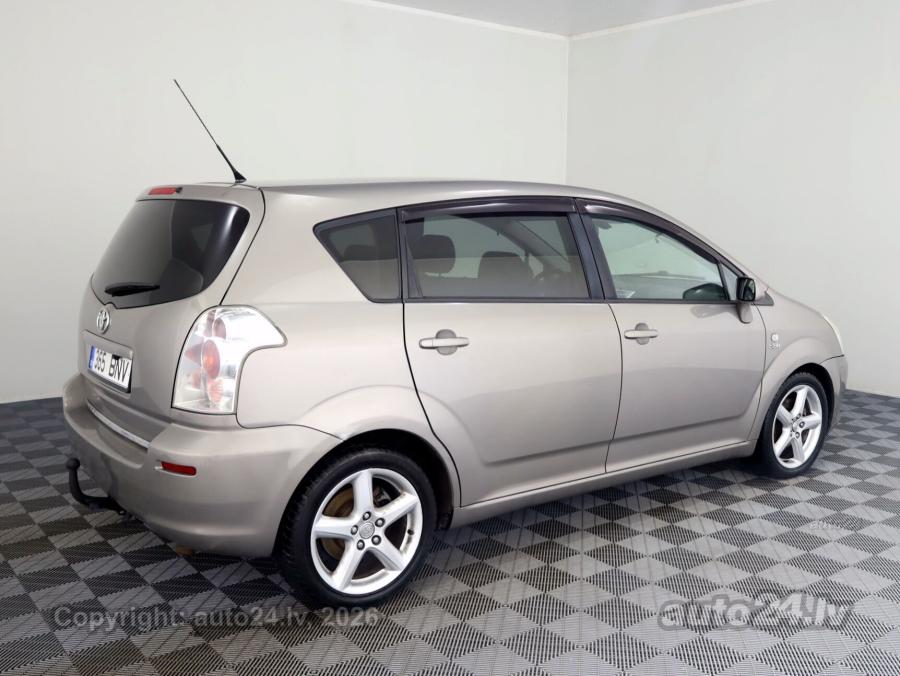 Smilšu krāsa Toyota Corolla Verso 2007 Tallina, ar dzinēja tilpumu 2.20 L un nobraukumu 318 tūkst. km par 499 €, foto 4 vietnē AUTOMOTO.COM.LV