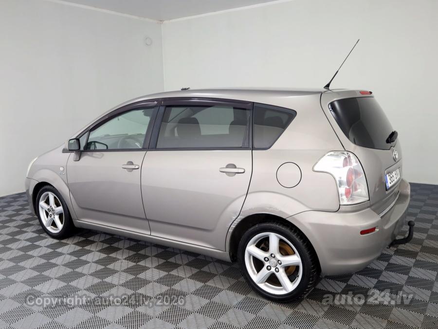 Smilšu krāsa Toyota Corolla Verso 2007 Tallina, ar dzinēja tilpumu 2.20 L un nobraukumu 318 tūkst. km par 499 €, foto 5 vietnē AUTOMOTO.COM.LV