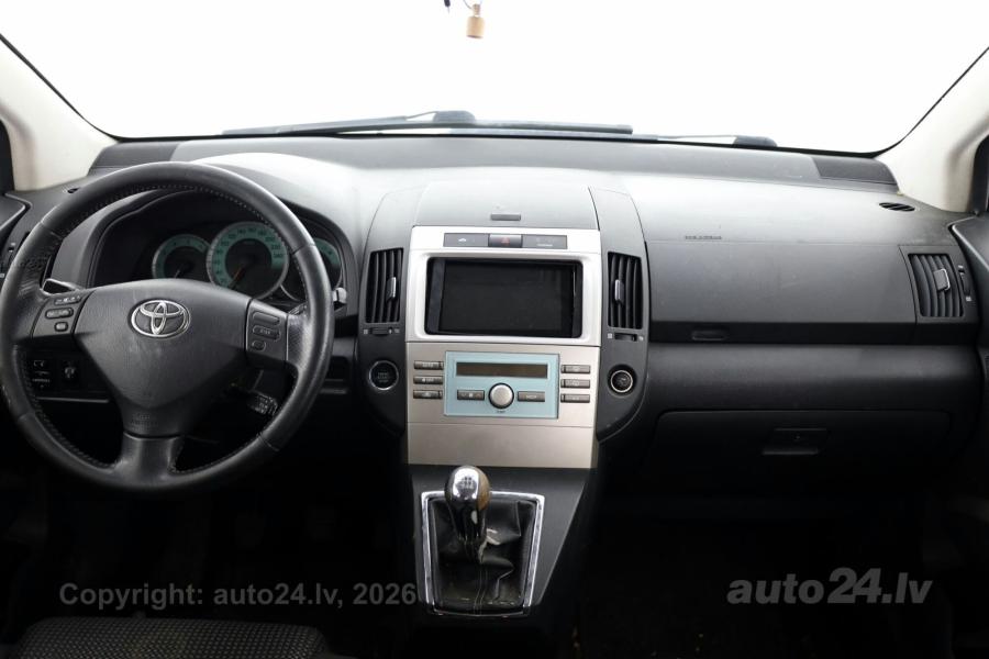 Smilšu krāsa Toyota Corolla Verso 2007 Tallina, ar dzinēja tilpumu 2.20 L un nobraukumu 318 tūkst. km par 499 €, foto 6 vietnē AUTOMOTO.COM.LV