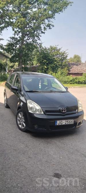 Black Toyota Corolla Verso 2005 in Dobele, with an engine capacity of 2.00 L and mileage of 314 thousand km for 1700 €, photo 4 on AUTOMOTO.COM.LV