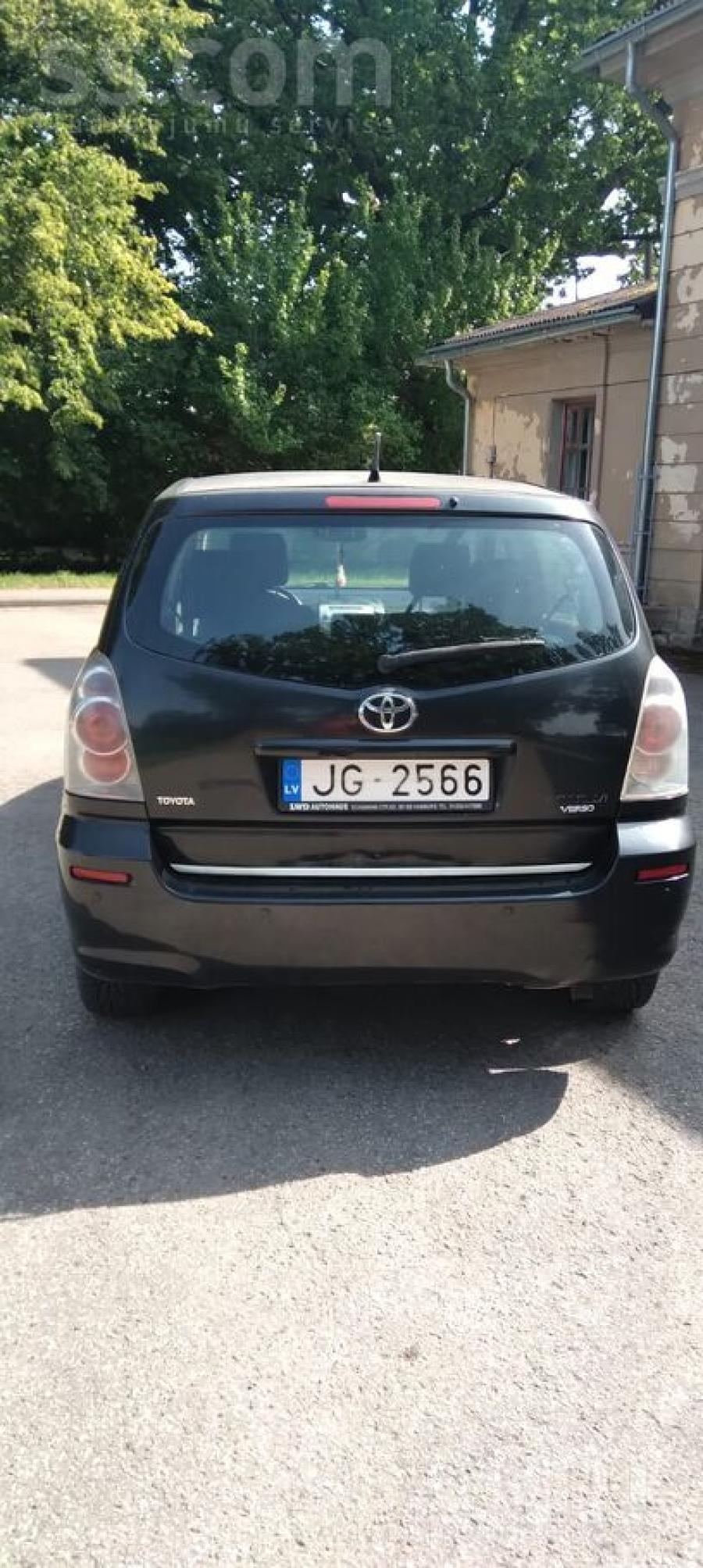 Black Toyota Corolla Verso 2005 in Dobele, with an engine capacity of 2.00 L and mileage of 314 thousand km for 1700 €, photo 5 on AUTOMOTO.COM.LV