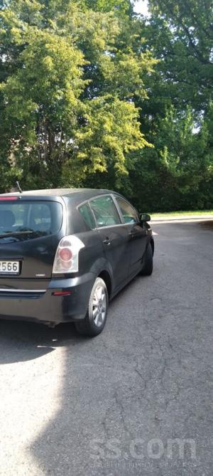 Black Toyota Corolla Verso 2005 in Dobele, with an engine capacity of 2.00 L and mileage of 314 thousand km for 1700 €, photo 6 on AUTOMOTO.COM.LV