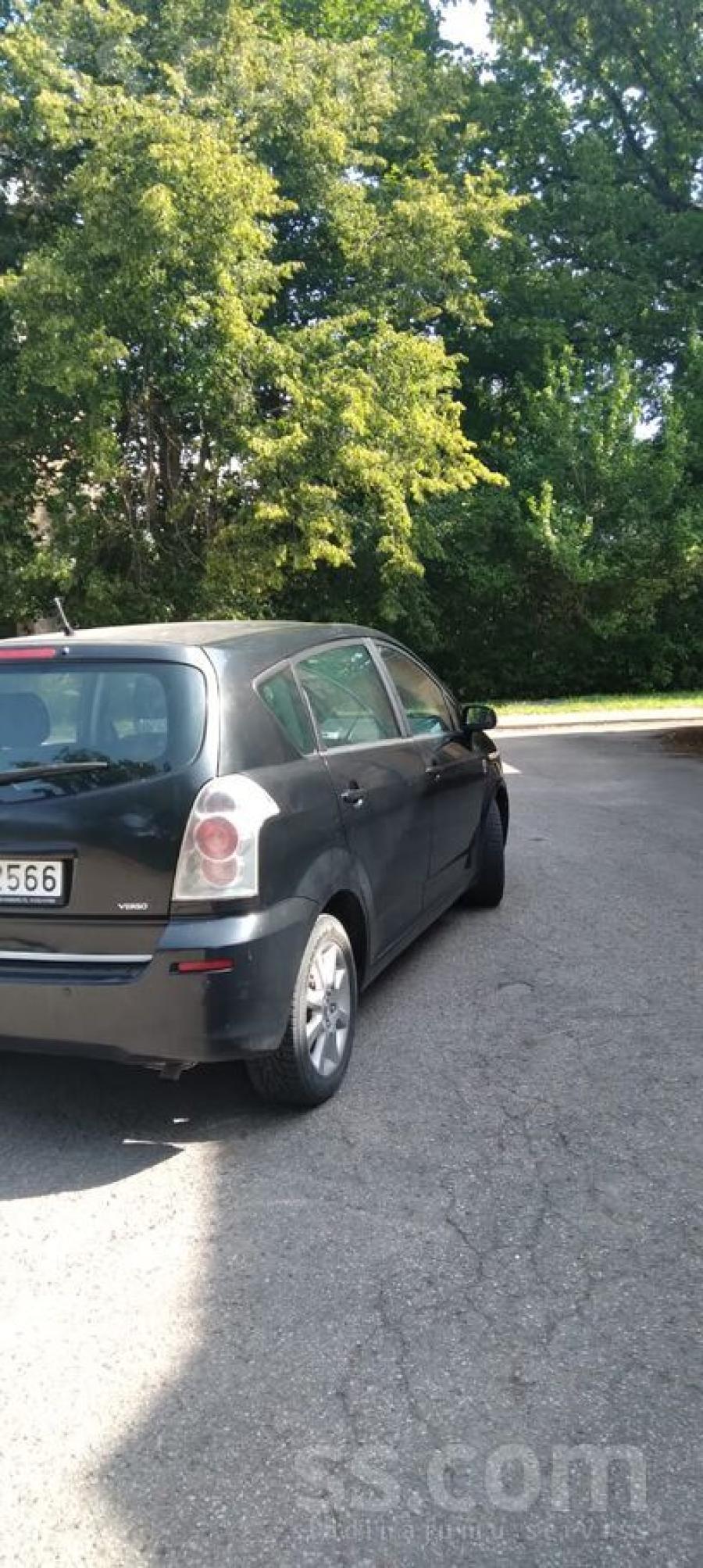 Black Toyota Corolla Verso 2005 in Dobele, with an engine capacity of 2.00 L and mileage of 314 thousand km for 1700 €, photo 6 on AUTOMOTO.COM.LV